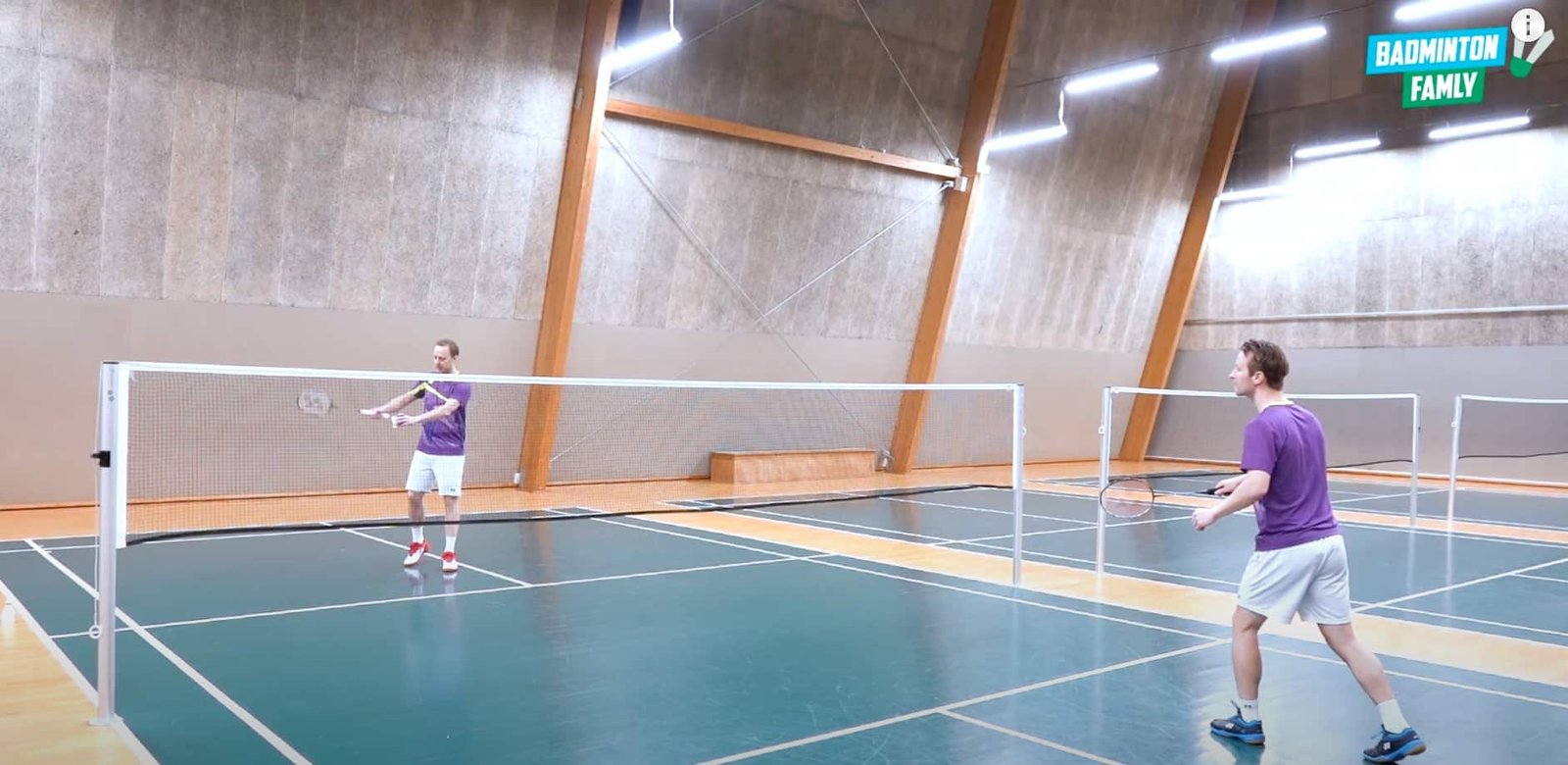 Badminton low serve: can you guess the most popular one?