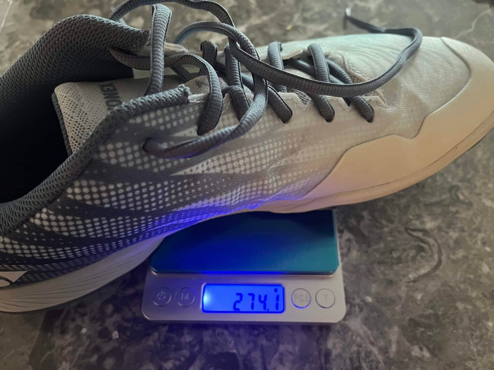 Yonex Aerus Z2 review: fun, fast, and fatiguing